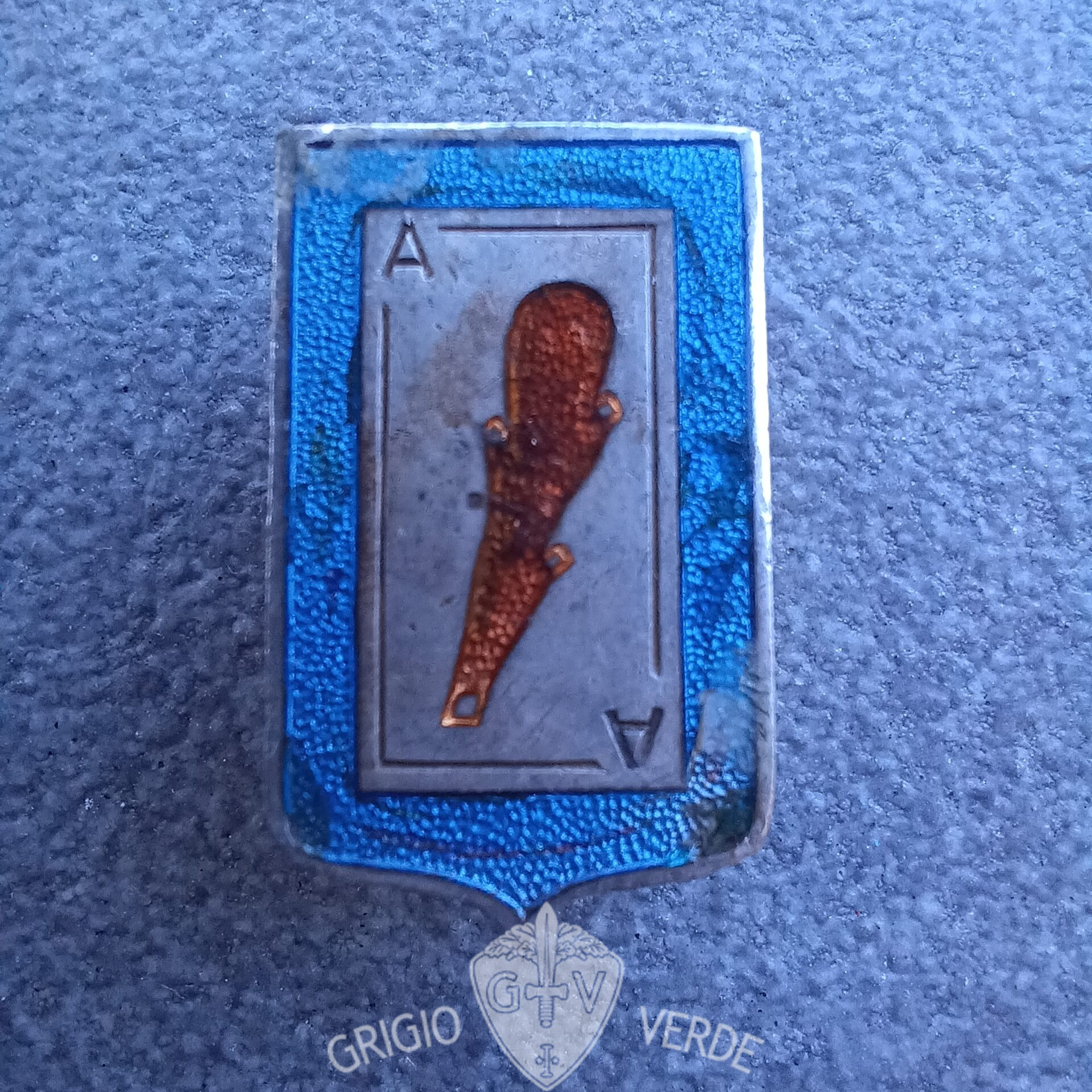 Distintivo Regia Aeronautica 1° squadriglia caccia Asso di bastoni ...